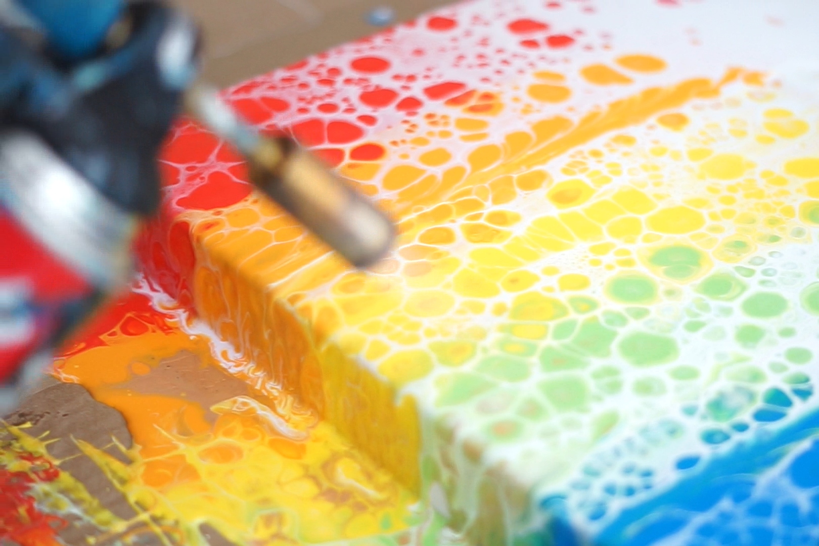 How To Create Cells When Acrylic Pouring | Expert Tips and Tricks ...