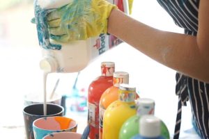 Acrylic Pouring Medium Guide: Best, Cheapest and Beginner Friendly