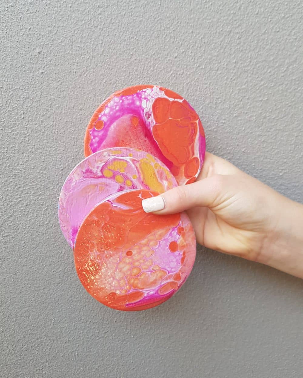 Acrylic Pouring Medium Guide: Best, Cheapest and Beginner Friendly