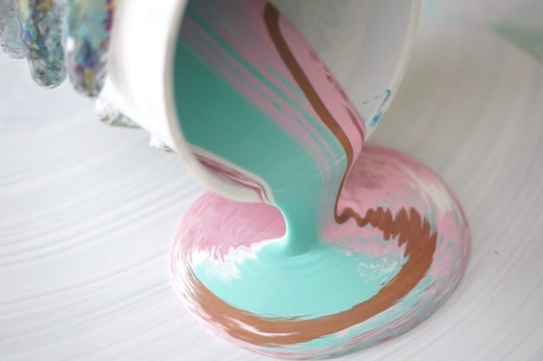 Different Acrylic Pouring Techniques: The Ultimate Beginners Guide